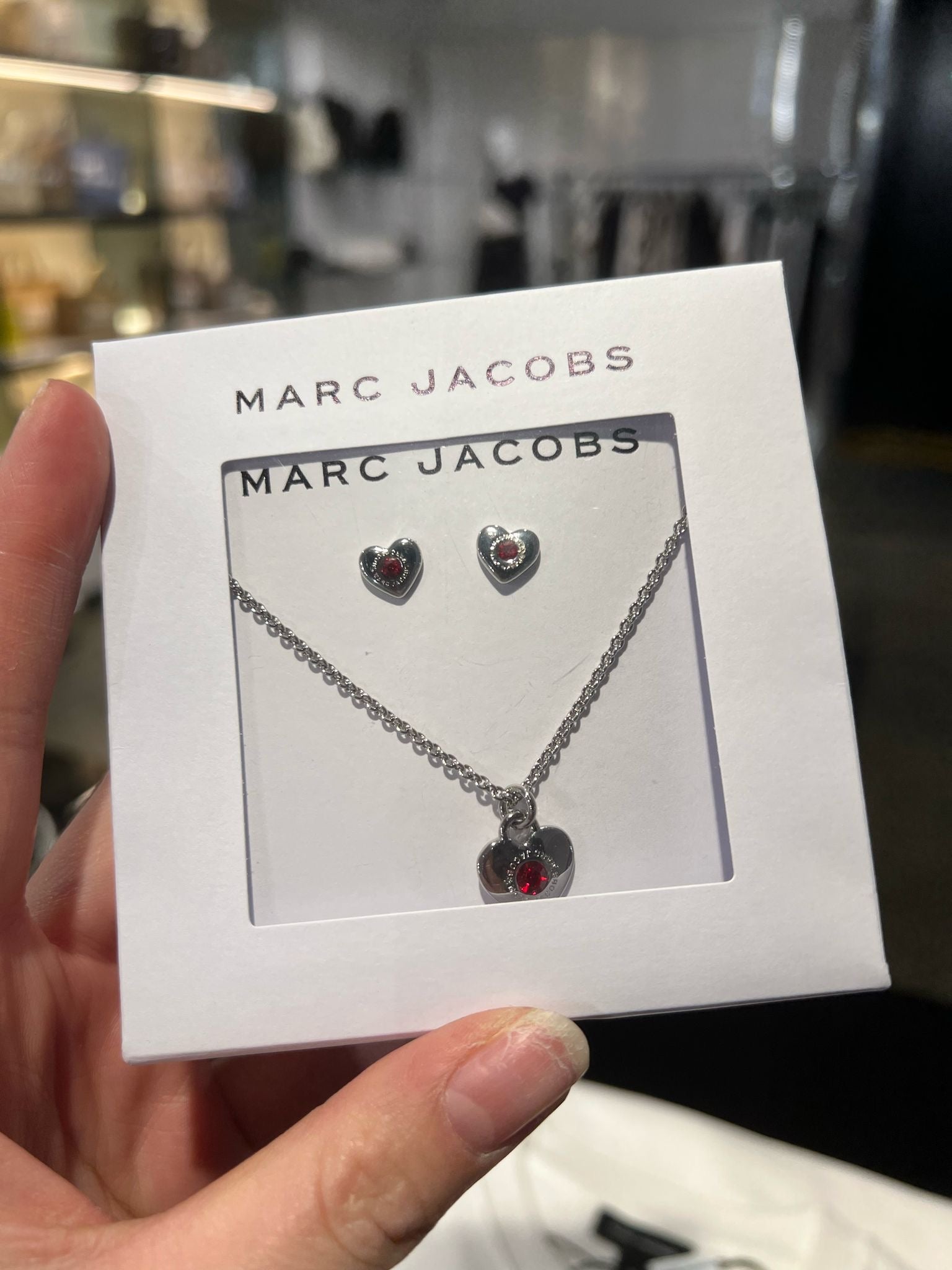 Marc Jacobs set – USASHOPDIRECT LLC
